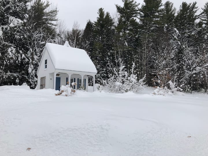 "The Porch" Your Cozy Home Away From Home! - Willard Brook State Forest, West Townsend