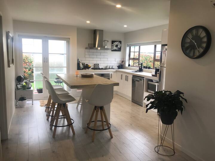 1 Bedroom Home Fabulous Quiet Comfortable Location - Havelock North