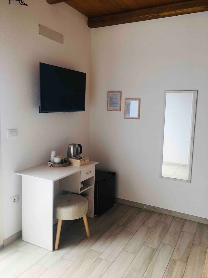 Celeste: Cozy Room With Independent Entrance - Olbia