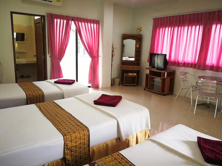 Tripple Bed,air,near Patong Beach(3 People) - 芭東區