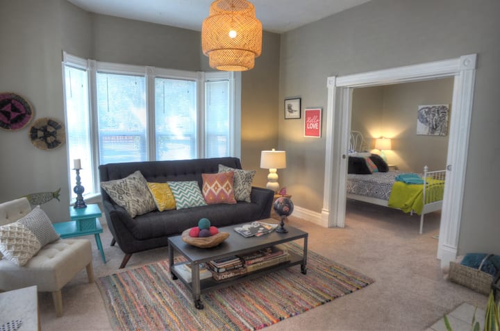 Boho-chic Home: 2 Bedroom Near Downtown - Colorado Springs, CO