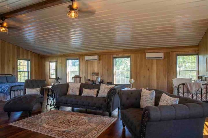 The Barn At Shamrock Farm, Modern Farmhouse Athens - Strouds Run State Park, Athens