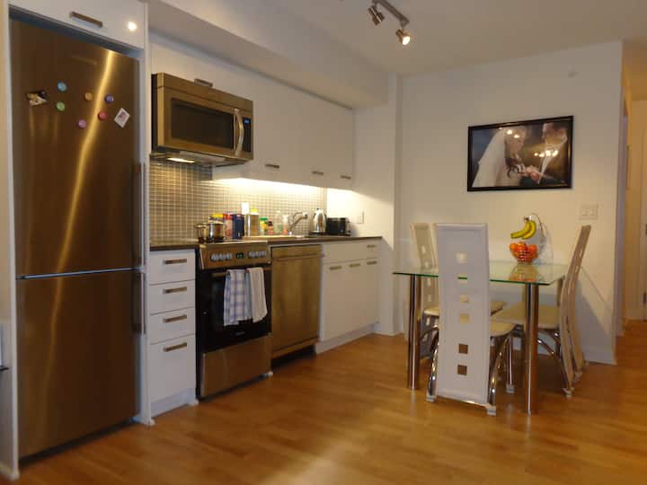 ***Beautiful Downtown Condo*** - Toronto