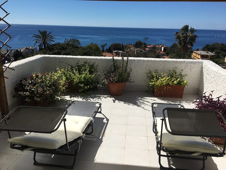 Lavish Seaside Villa With Stunning Panoramic Views - Sanremo