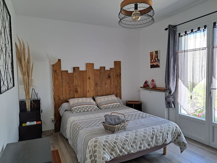 Jolie Chambre Privée Entre Ile De Ré, La Rochelle - La Rochelle