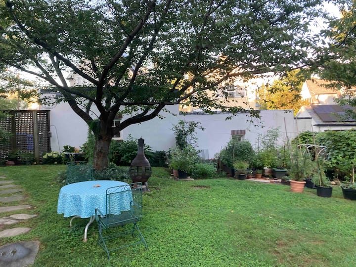 Rosehill Gardens Of Crestwood,  Washington, Dc - Arlington, VA