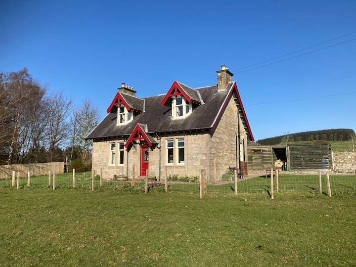 Dalroddie - Family Home In The Heart Of Drummuir - Moray