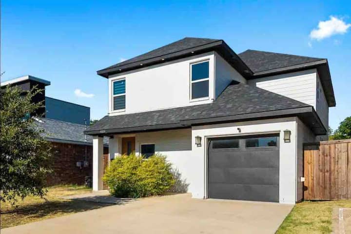 Luxury Comfort 5 Bedroom Home In Heart Of Dallas - Dallas