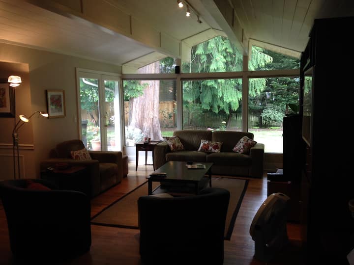 Great House In Mercer Island - Mercer Island, WA