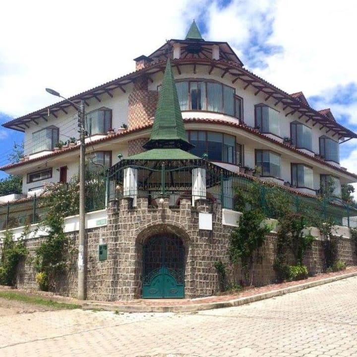 La Casa Del Vikingo - Special Group Deal! - Quito