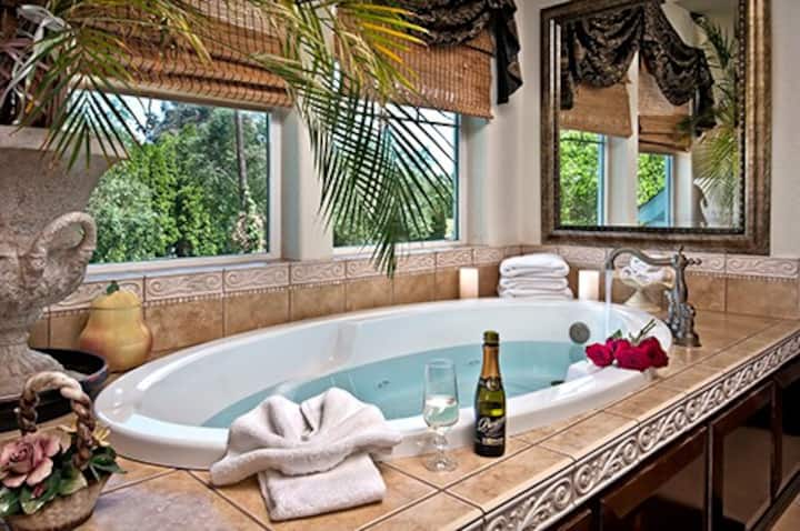 Suite Surrender  Jacuzzi Suite For 2 - B&b - Grandview, WA