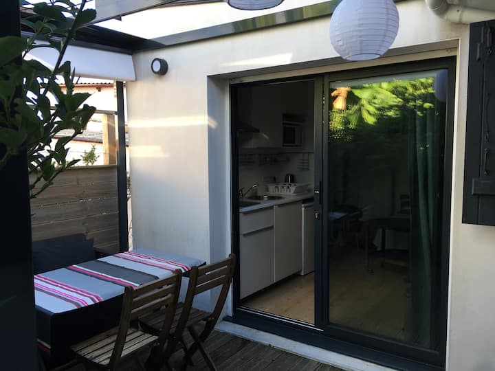Biarritz Charmant T1 Avec Terrasse Et Jardin - 비아리츠