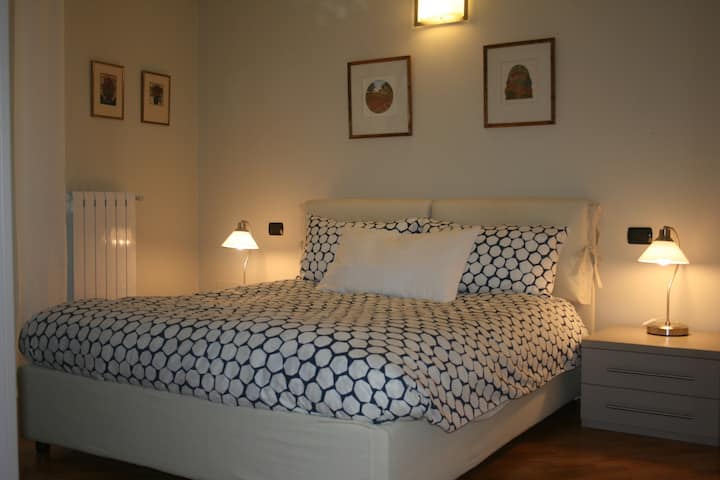 Elegante E Confortevole Trilocale - Brescia