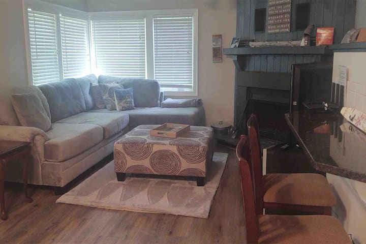 Happy Hour On The 18th Hole - Wintergreen, VA