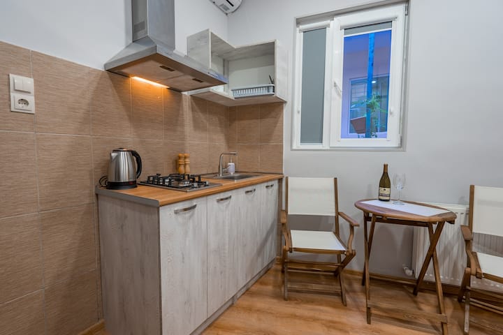 Nick's Tiny Studio In Old Tbilisi - Tbilisi