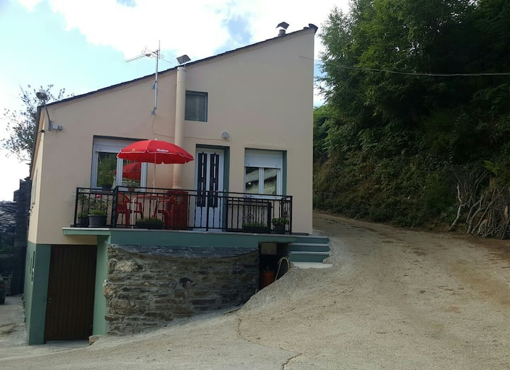 Casa De Forno En Queixadoiro (Triacastela). - Triacastela