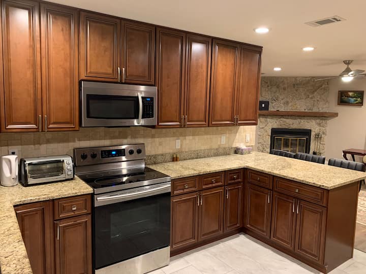 Home Away From Home! Minutes To Universal & Disney - Winter Garden, FL