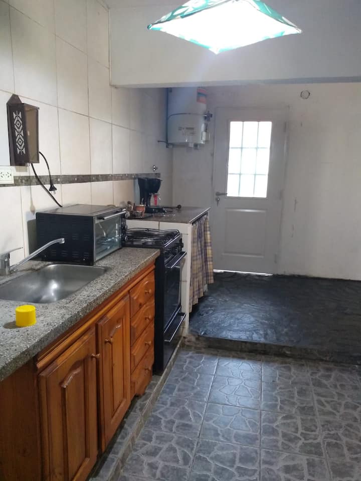 Casa Tranquila En Barrio. - Tandil