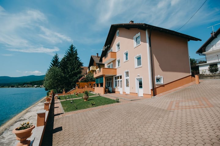 Apartments "Boban"- Apartment "Regoč"jezero - Ogulin