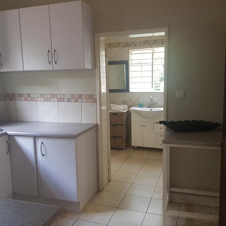 Cotton Cottage - Fully Solar, Fast Wi-fi - Harare