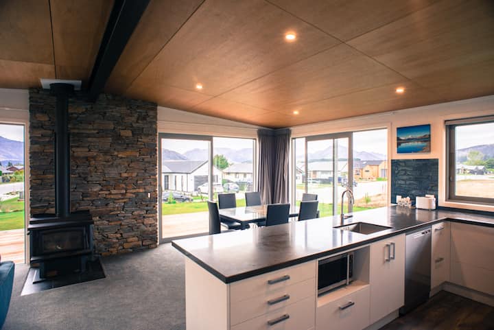 Modern 3 Bedroom House - Wanaka