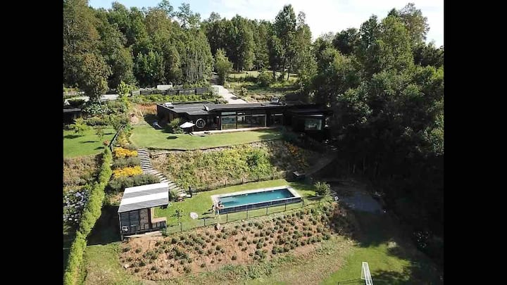 Casa Con Espectacular Vista Al Lago En Condominio. - Chile