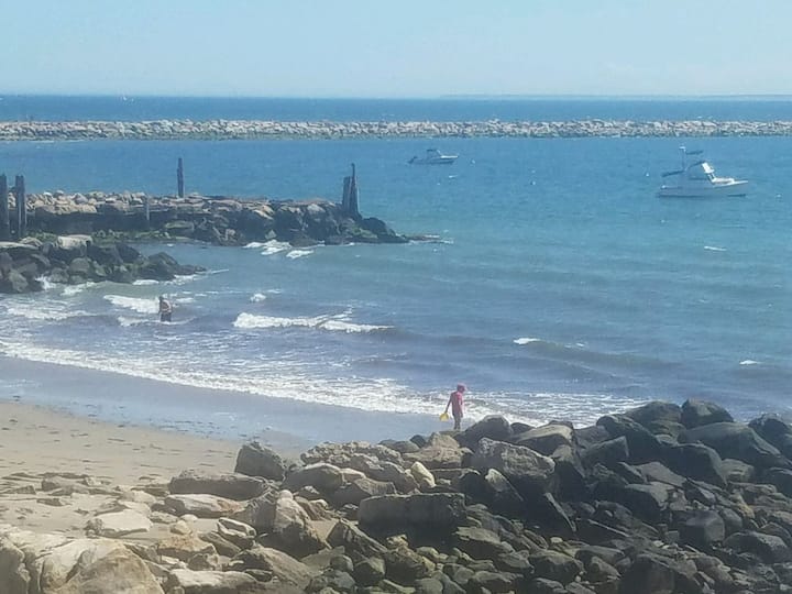 Beautiful House & Area/private Beach/fireplace - South Kingstown, RI