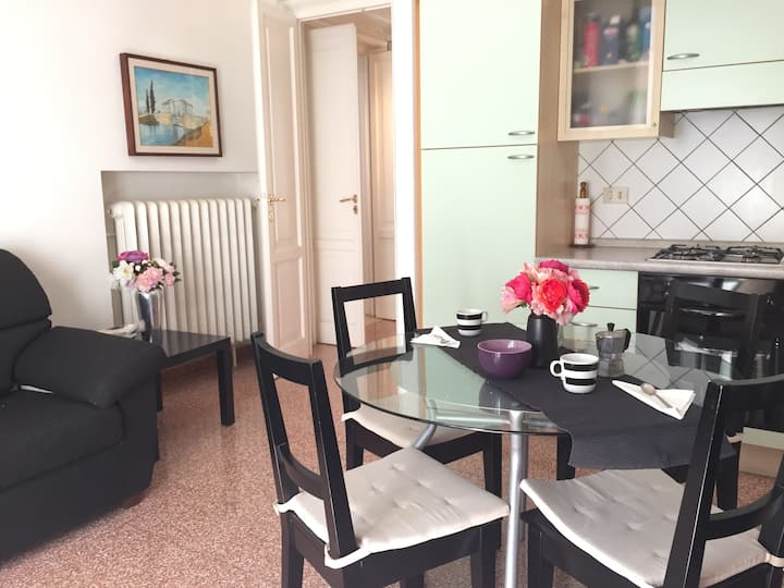 Temporary House Oberdan: In The Heart Of Bologna - Bologna