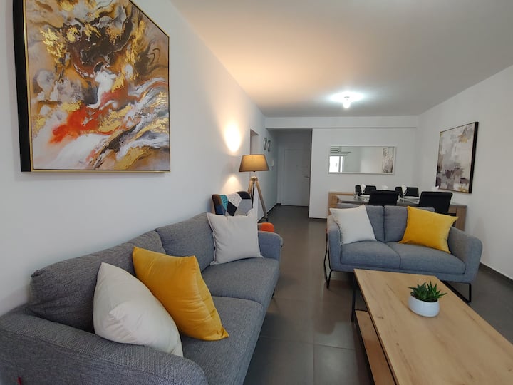 Stylish, New Renovated, Central 2 Bdrm Apartment - Nicósia