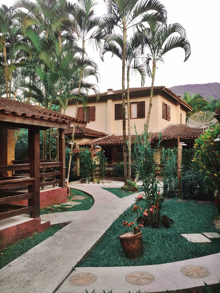 Casa Cond. Fechado Boiçucanga - Natureza - Piscina - São Sebastião