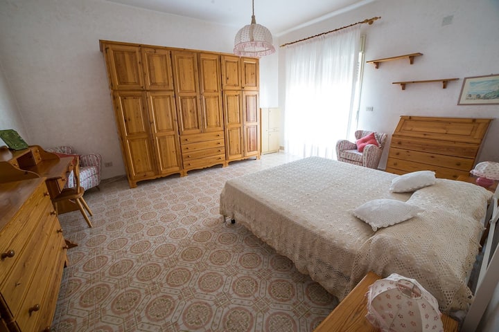 Bright And Comfortable Apartment - Patti