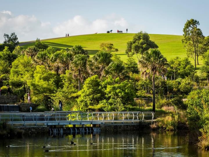 Inner City Park Side - Rosebery