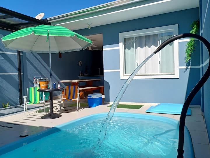 Casa Agradável Com Piscina, A Uma Quadra Do Mar. - Guaratuba