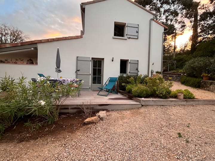 Dans Un Domaine Privé Au Calme T2 En Rez De Jardin - Cavalaire-sur-Mer
