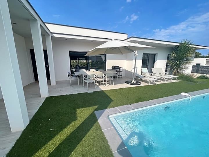 Magnifique Villa Avec Piscine  à 5 Mn Des Plages - Fleury