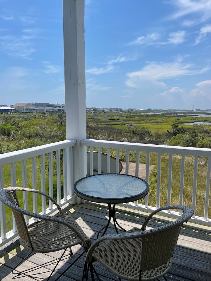 Walk To N Topsail With Marsh Views & Dog Friendly - North Topsail Beach, NC