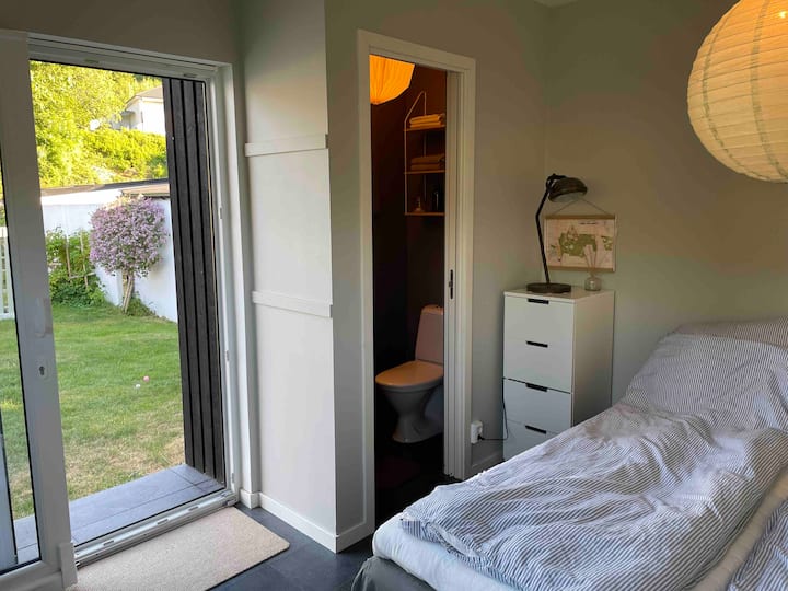 Mysigt Gästhus Med Uteplats Och Toalett. - Gothenburg