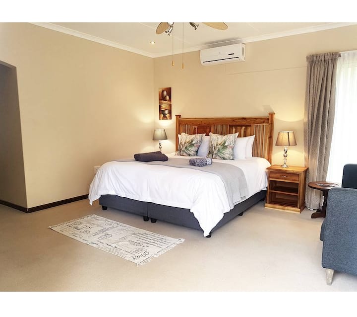 50 Klein Karoo- Protea Suite - Oudtshoorn