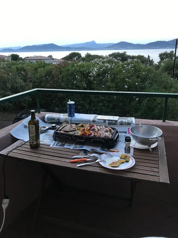 Studio Au Calme Vue Mer à Giens - La Capte