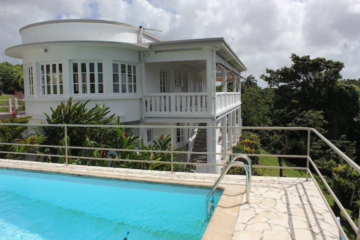 Logement Dans Villa D'exception Piscine à Balata - Fort-de-France