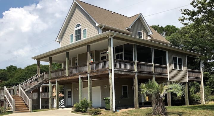 Pier Support, A Family-friendly Beachside Retreat - Emerald Isle, NC