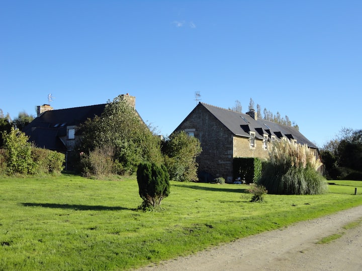 Calme Et Charmante Longère - Ploubalay