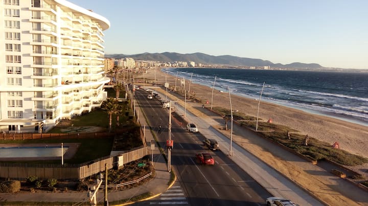 Amplio Dpto Frente A Playa, Wifi, Estacionamiento - La Serena