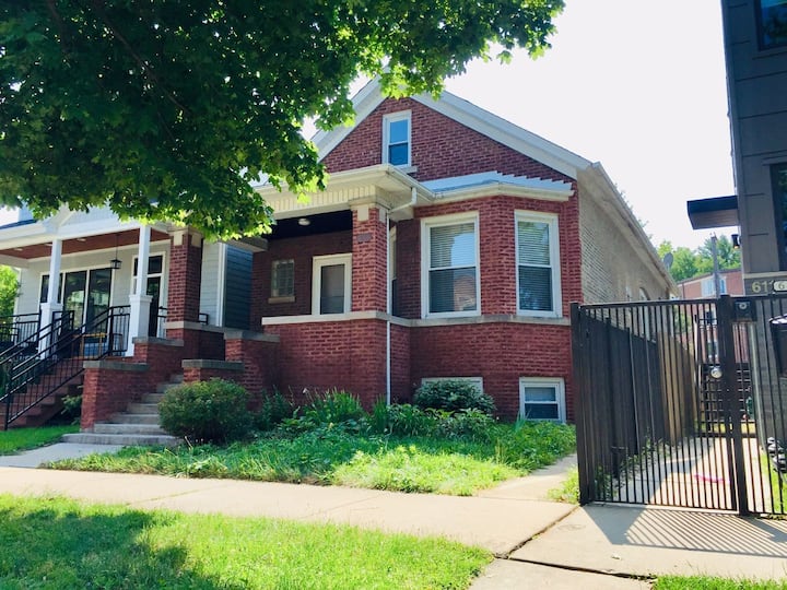 House 3bed/2bath/1parking Close To Downtown & Lake - Chicago, IL