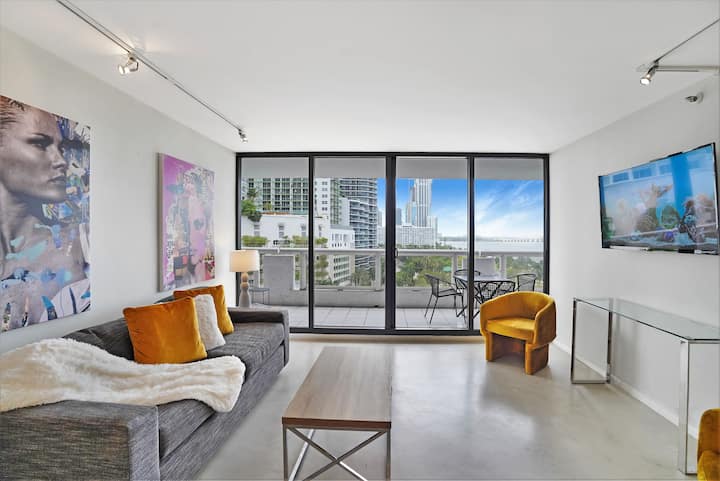 Shore To Please! Park And Water Views! - Miami