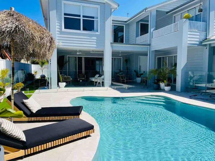 Beautiful New Home Only Minutes From The Beach - Gold Coast
