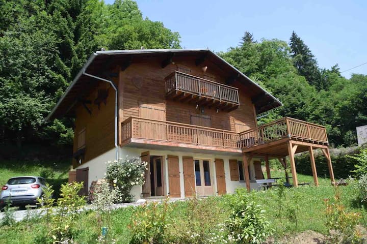 Appt Cosy Dans Chalet,
Vue Superbe Avec Terrasse - Verchaix