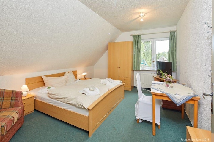 Ruhiges Doppelzimmer Mit Bad Im Haus Dorfstraße - Bordesholm