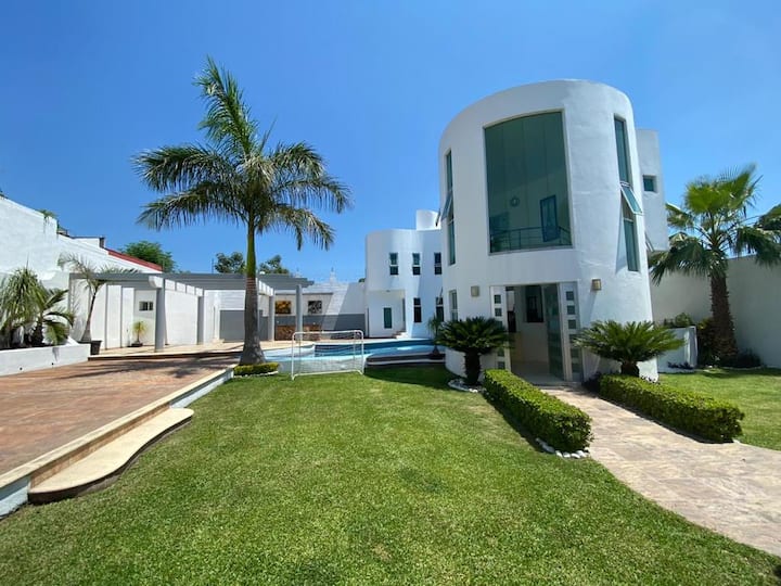 Casa Excepcional En La Famosa Col. 3 Mayo Cuerna - クエルナバカ