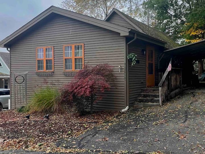 Pewaukee Lake Retreat In Beautiful Lake Country. - Oconomowoc, WI